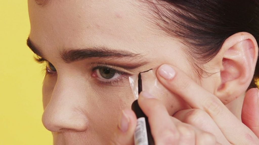 How to: Cateye Cut Crease Eyeshadow | Superdrug